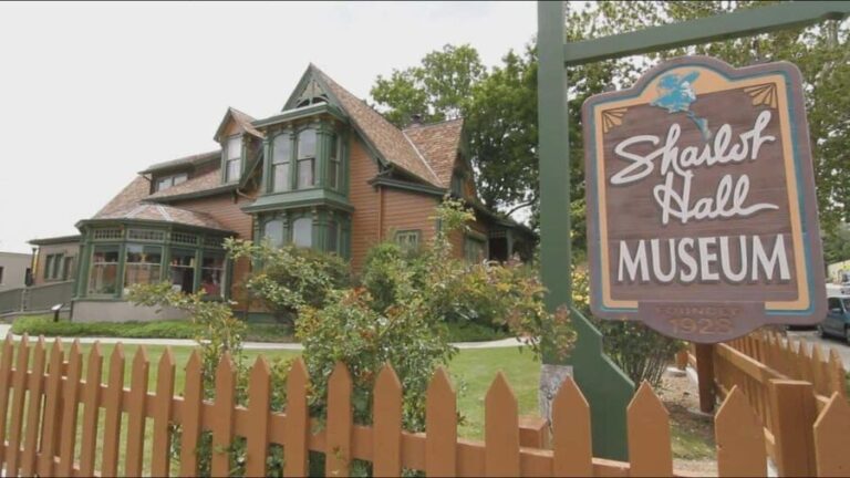 From Phoenix: Tour to Prescott and Whiskey Row - An In-Depth Look at the Prescott and Whiskey Row Tour