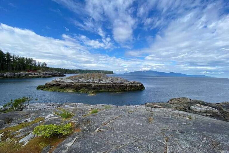 From Sechelt or Langdale: Sunshine Coast Tour and Hike - Exploring Smuggler Cove Marine Park: The Heart of the Adventure