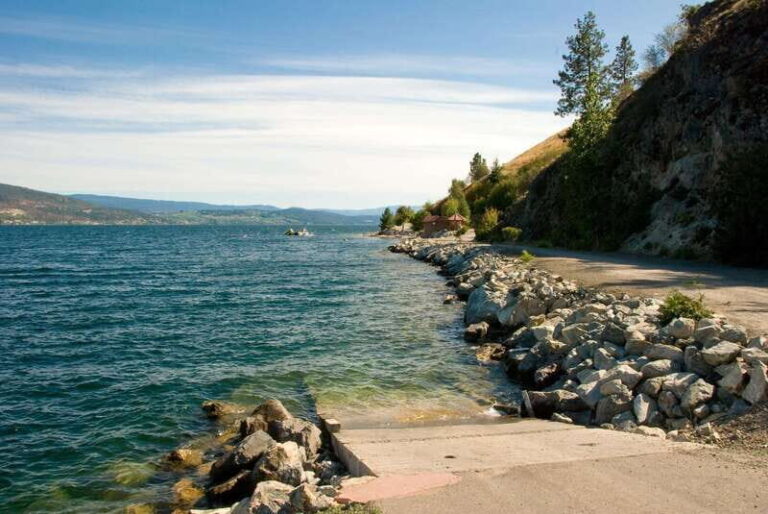 From Vancouver: 4-Day Kamloops, Yoho and Banff National Park - A Deep Dive into the 4-Day Vancouver to Banff Tour