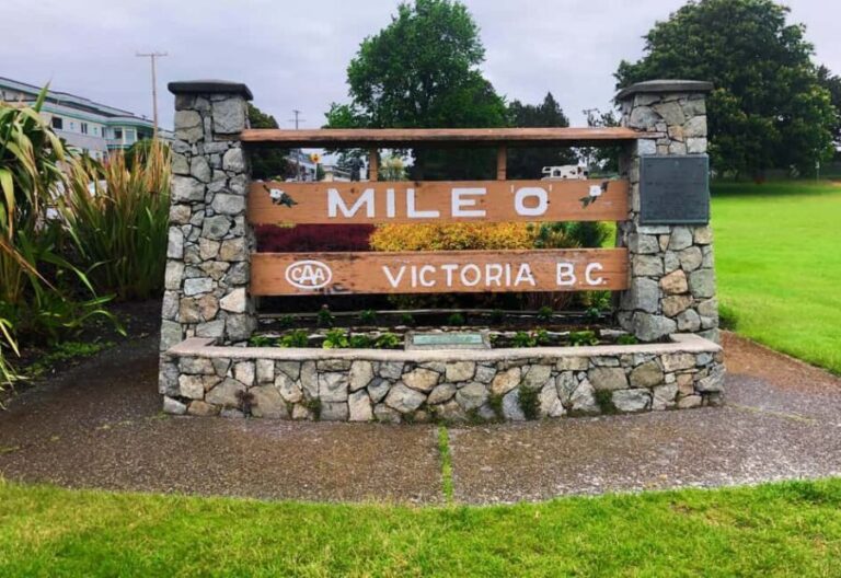 From Vancouver: Full-Day Victoria Tour with Ferry Ticket - The Highlight: Butchart Gardens