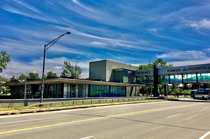 Frozen Falls Niagara Falls NY Fall and Winter Wonder Tour - Diving Into the Niagara Falls Winter Experience