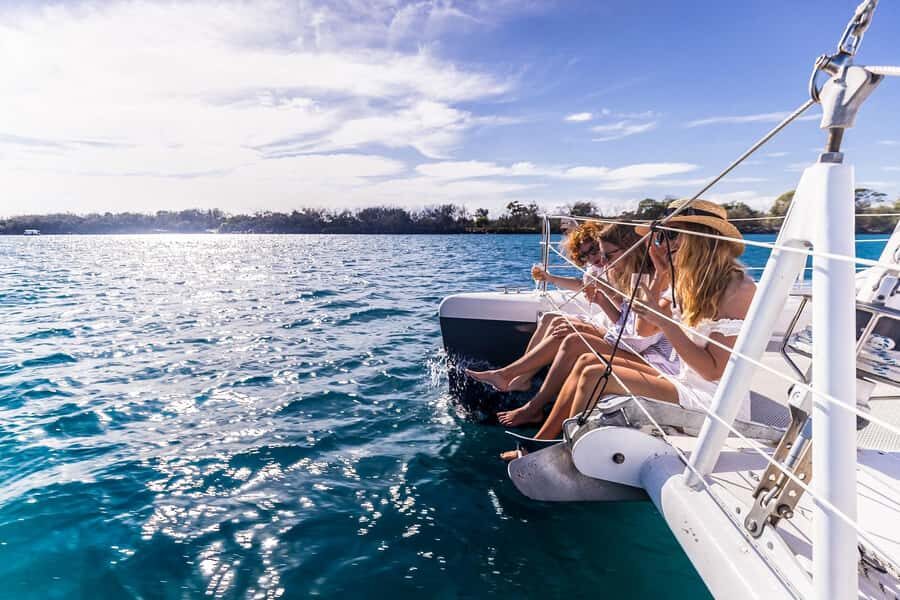 Gold Coast: Private Catamaran & Island Lunch - Wavebreak Island: The Highlight Stop
