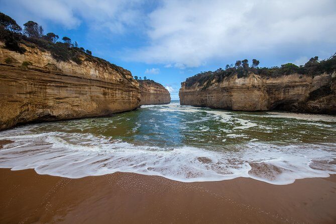 Great Ocean Road and Wildlife Tour for Backpackers aged 18-35 - Why This Tour Stands Out