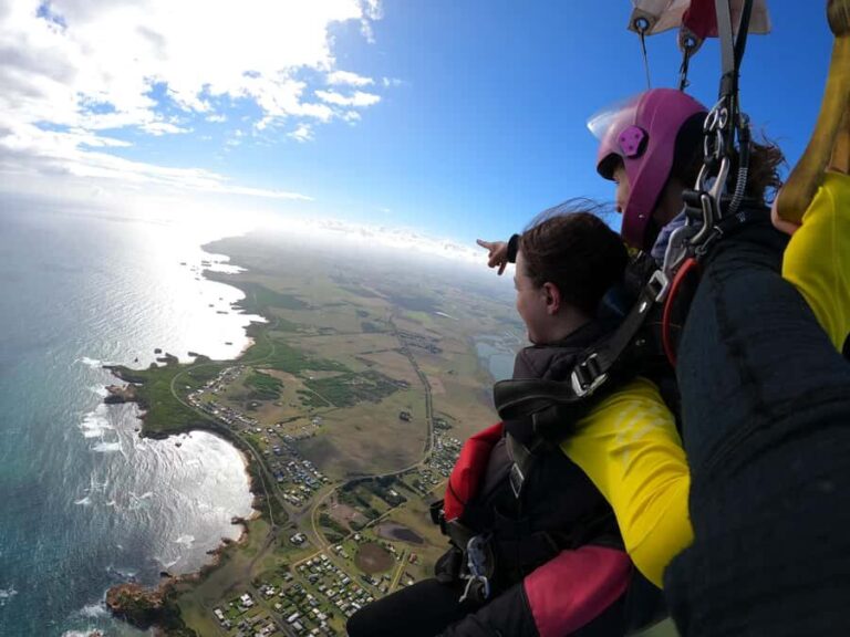Great Ocean Road: Skydive over the Twelve Apostles - What You Can Expect During the Tour