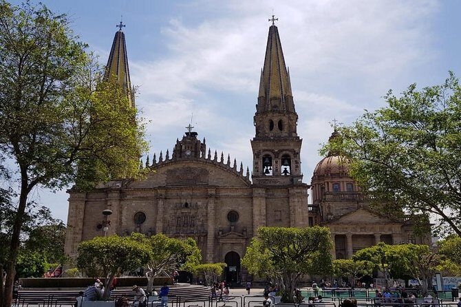 Guadalajara and Tlaquepaque Culture and Shopping - Tlaquepaque: A Colorful Artistic Hotspot