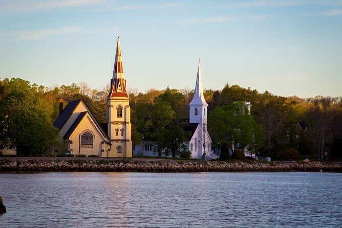 Guided Tour Lunenburg, Mahone Bay and Ovens Park from Halifax - Analyzing Cost and Value