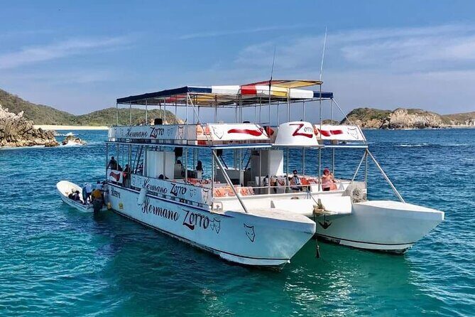 Guided Tours of the 7 Bays of Huatulco Oaxaca in Catamaran - An In-Depth Look at the Huatulco Bays Catamaran Tour