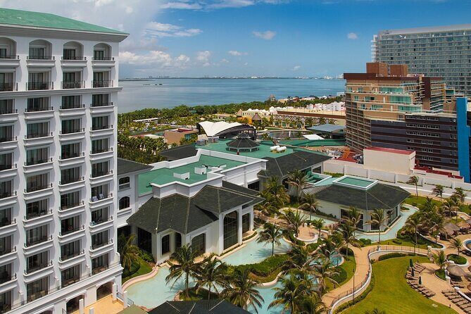 Guided Walking Tour in Cancun - What Does the Tour Offer Beyond the Surface?