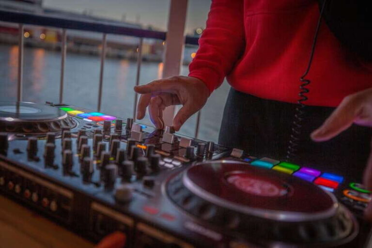 Halifax: Hot Country Party Cruise - What to Expect During the Cruise