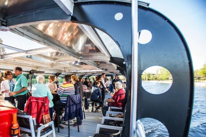 Heart of the Capital Ottawa Stories, Sights and Flavors - The Water Cruise: A Relaxing Finish