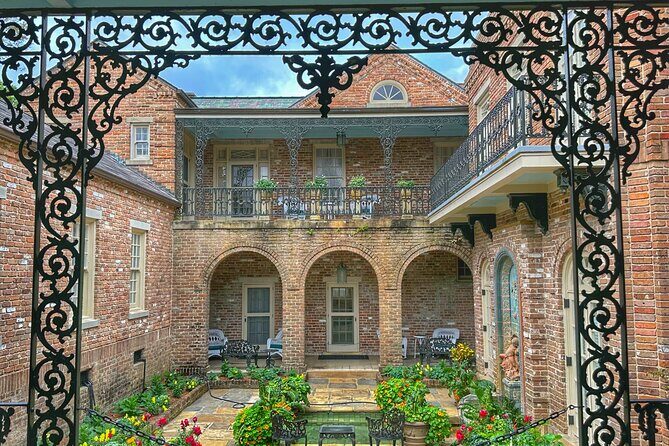 Historic Mobile and Bellinggrath Gardens Private Day Tour - Vibrant Mardi Gras Culture at the Mobile Carnival Museum