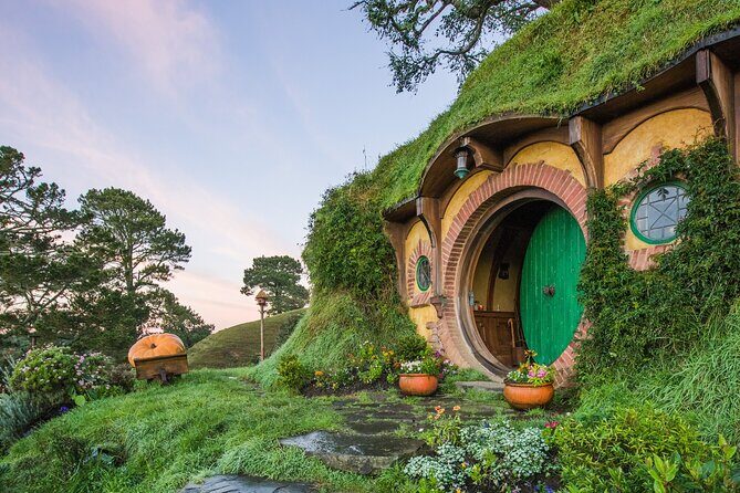 Hobbiton Movie Set Banquet Experience Private Tour From Auckland - What Travelers Love and What to Consider