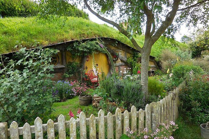 Hobbiton Movie Set Tour from Auckland Private Ultra-Luxury - Exploring Hobbiton: A Movie Lovers Dream