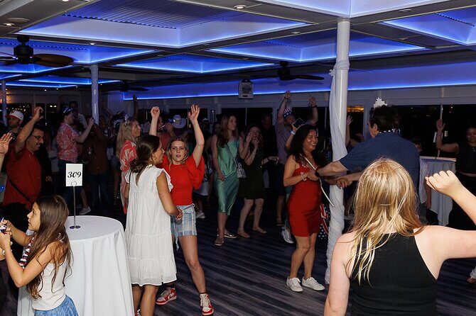 Horizon's Edge NYC Family Friendly New Year's Eve Party Cruise - What Makes This Experience Stand Out?