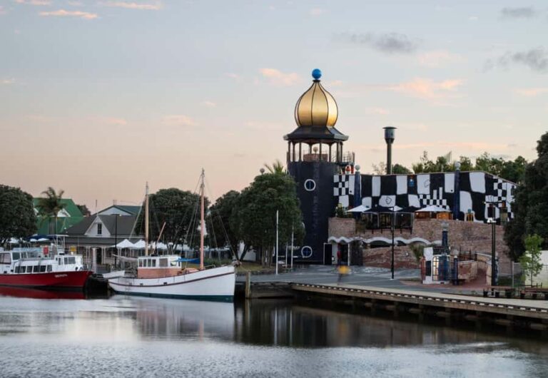 Hundertwasser Art Centre Admission Ticket - Who Should Visit?