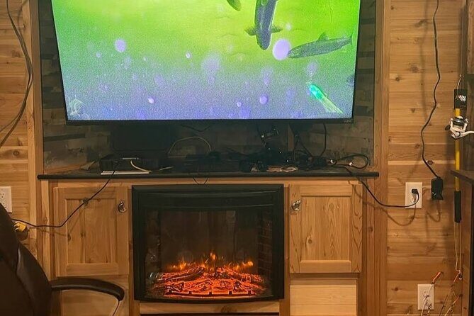 Ice Fishing and Aurora Extravaganza - What’s Included and What’s Not