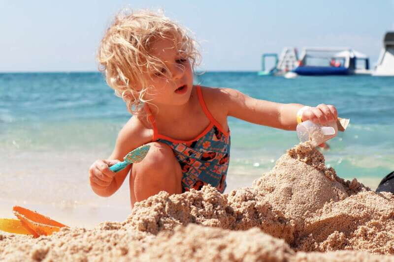 Isla Mia Roots with Tranfer - The Beach and Water Experience