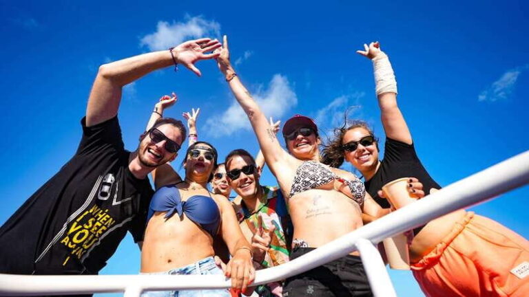 Isla Mujeres: Catamaran with Open Bar, Snorkeling and Lunch - What’s Included and What’s Not