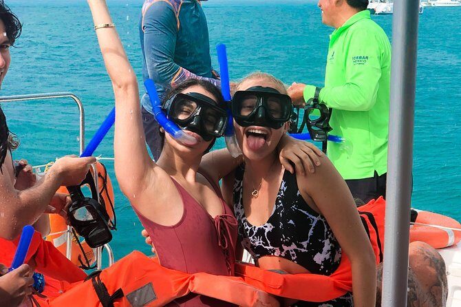 Isla Mujeres sailing tour in catamaran Open Bar& Lunch Included - Snorkeling and Spinnaker Activities