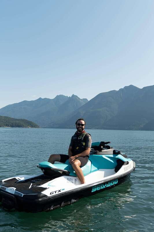 Jetski to Bowen Island, incl beer, wine, coffee or icecream - What is the Jetski to Bowen Island Experience?