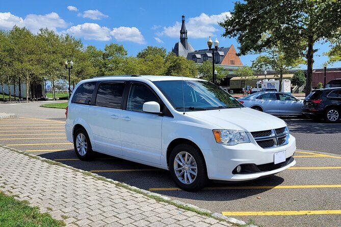 JFK Airport XL Mini Van Transport To Times Square New York - Who Should Consider This Service?