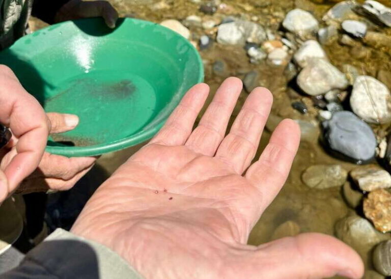 Kelowna E-Bike Gold Panning Expedition - An In-Depth Look at the Kelowna E-Bike Gold Panning Expedition