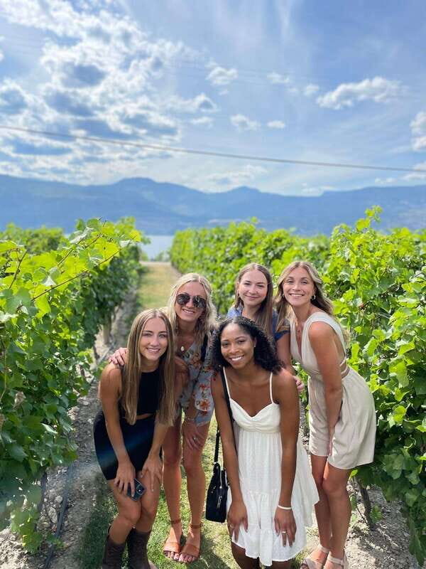 Kelowna: East Kelowna Full Day Guided Wine Tour - What Makes This Tour Stand Out?