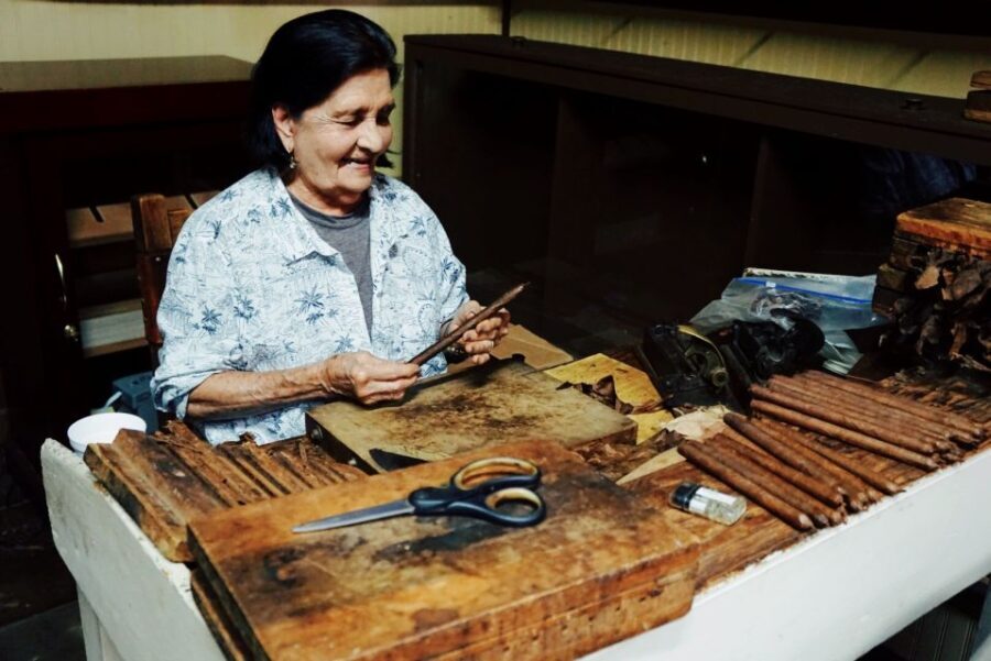 Key West: Seafood and Seaport Walking Tour with 5 Tastings - Why This Tour Offers Great Value