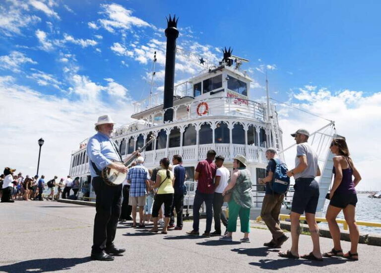 Kingston: Heart of the Thousand Islands Riverboat Cruise - The Guides and Commentary
