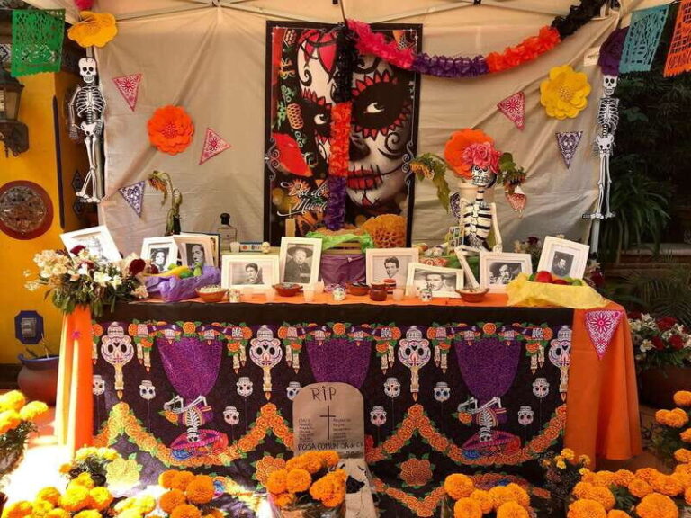 La Crucecita: Guided Day Of The Dead Festival Tour Sun Nov 2 - The Itinerary in Detail