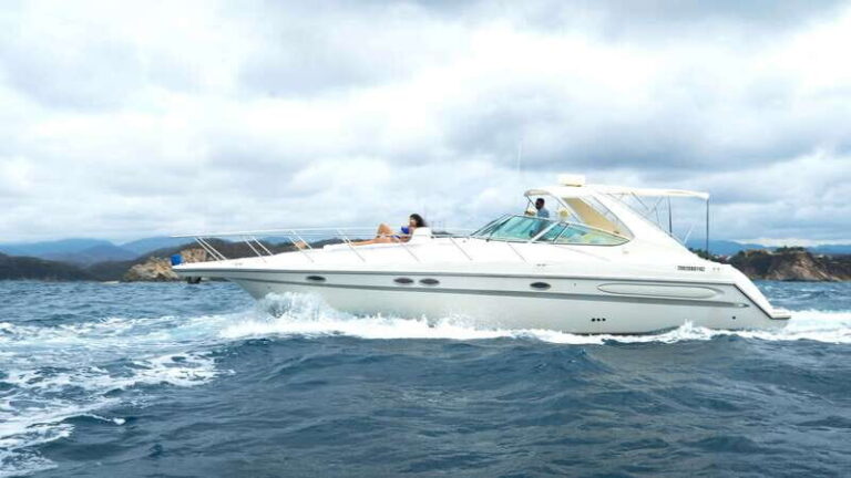 La Crucecita: Private Yacht Cruise in Huatulco with Drinks - Practical Details and What to Expect