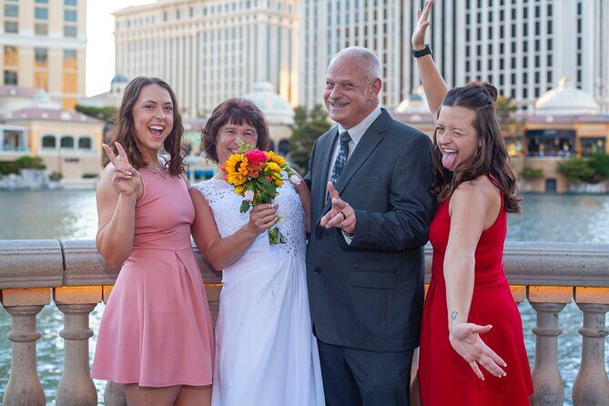 Las Vegas Iconic Photo Shoot: Best Locations & Memories - Meeting Points and Locations