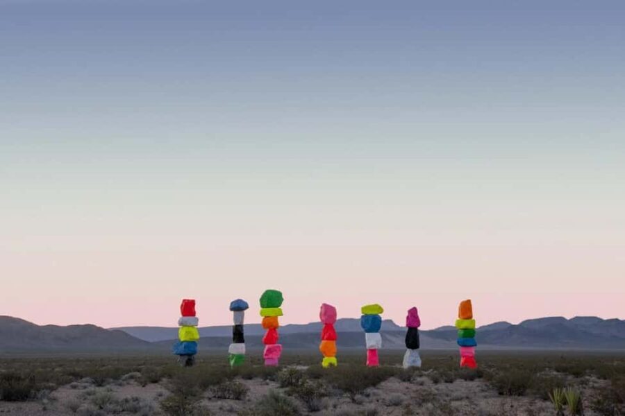 Las Vegas: Seven Magic Mountains Desert Tour - The Vegas Sign: A Classic Photo Spot