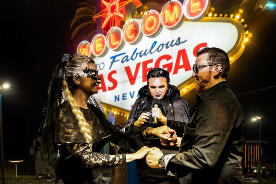 Las Vegas: Traditional or Theme Vegas Sign Wedding/Renewal - Overview of the Experience
