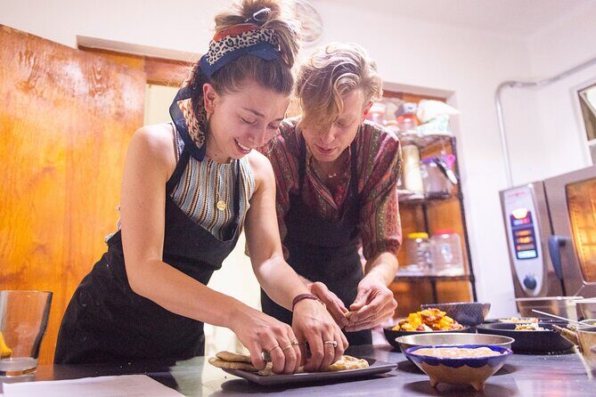 Learn How To Cook Mexican Food - Who Will Love This Experience?