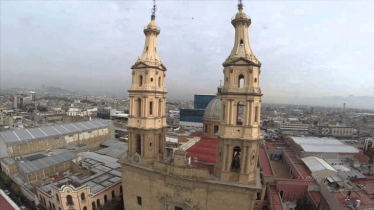 Leon: City Center Guided Tour with Nieve de Garrafa Tasting - What to Expect and Practical Details