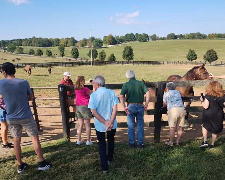 Lexington: Thoroughbred Horse Farm Tour and Scenic Bluegrass - FAQ