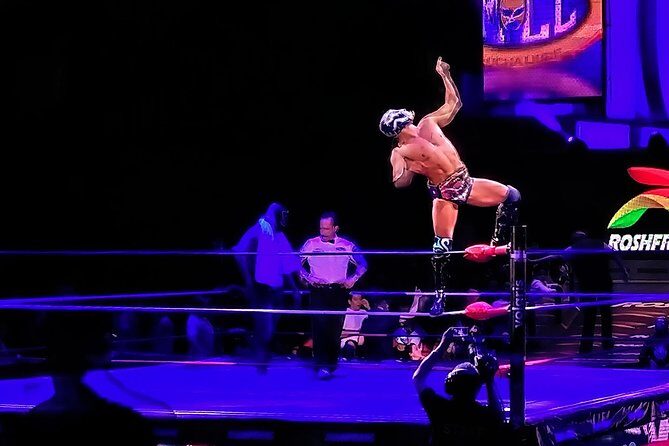 Lucha Libre wrestling show, tacos and beer with artist - Practical Details: What Travelers Should Know
