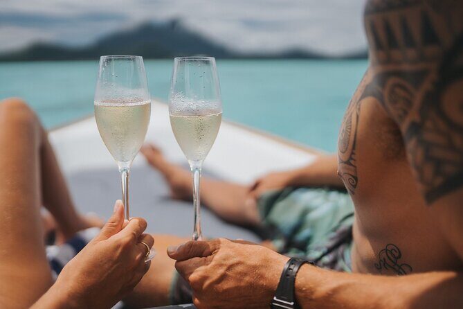 Luxury Private full day tour & Motu lunch in Bora-Bora - What Reviewers Say