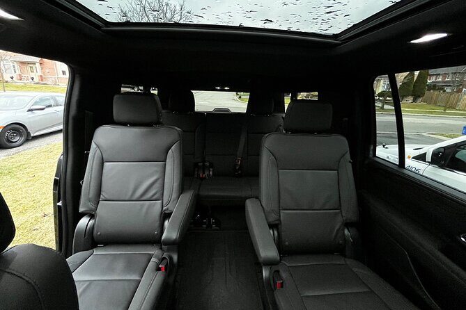 Luxury Transport from Mississauga to Toronto - The Pickup and Drop-off Experience