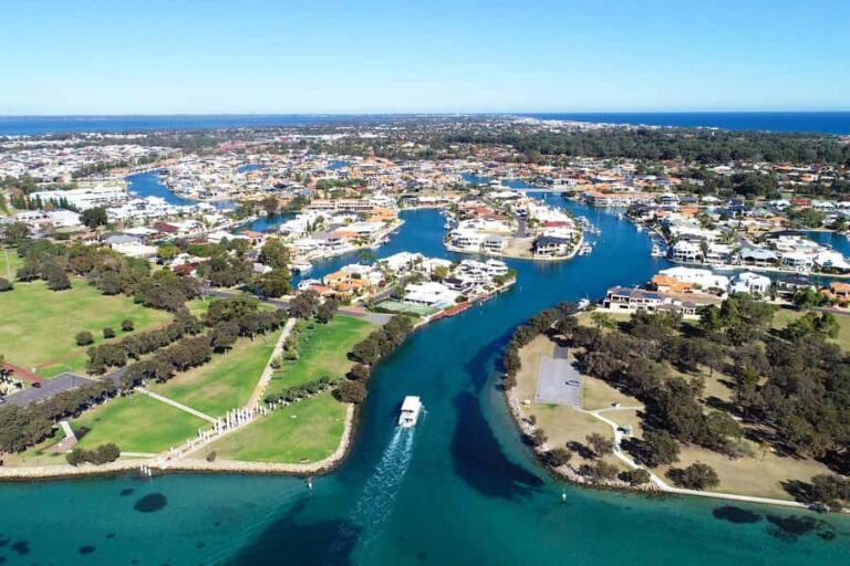 Mandurah: Dolphin and Views Cruise - Who Is This Tour Best For?