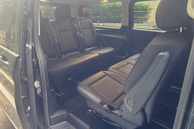 Melbourne Airport Transfer | Door-to-Door Service - Meeting Points and Drop-Off Locations