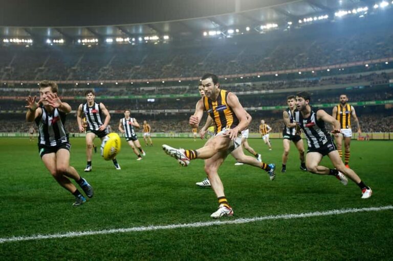 Melbourne: Aussie Rules Football Match & Sports Walking Tour - The Heart of the Tour: Melbourne’s Legendary Sporting Scene