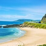 Melbourne Great Ocean Road Reverse Tour + London Bridge wildlife - Guides and Commentary