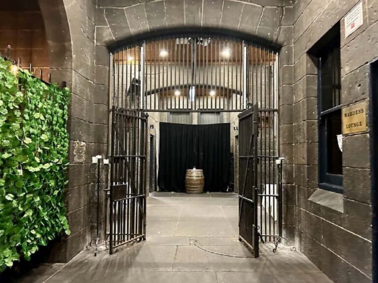 Melbourne: Spirits and Ales Haunted Pub Walking Tour - A Closer Look at the Haunted Pubs and Spots