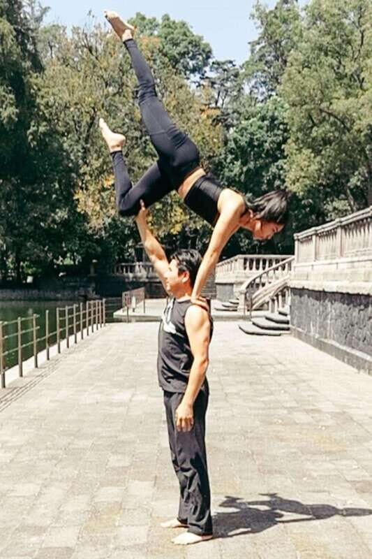 Mexico City: Acroyoga Class at Chapultepec Park - Why this Experience Works