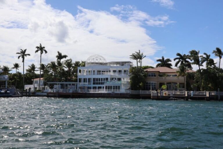 Miami Biscayne Bay: Sunset Boat Cruise & Millionaire Homes - An In-Depth Look at the Experience