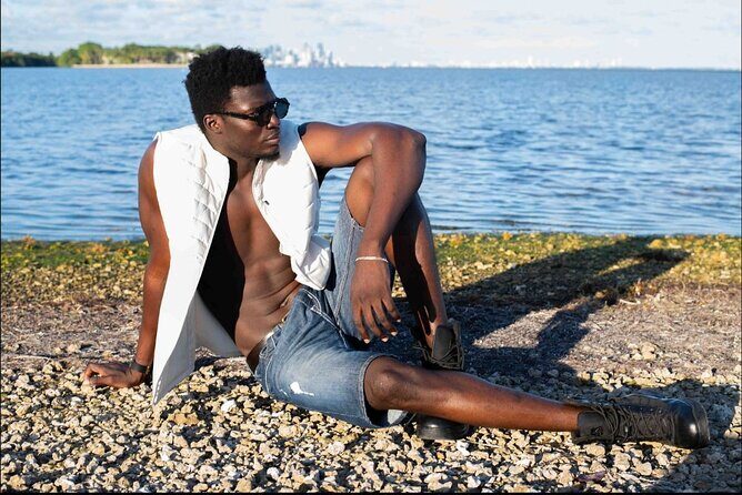 Miami Model Style Photoshoot with a Pro Model Photographer - Who Will Love This Experience?