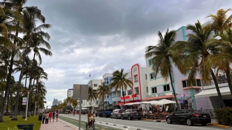 Miami: Private Iconic neighborhoods sightseeing tour - The Itinerary in Detail