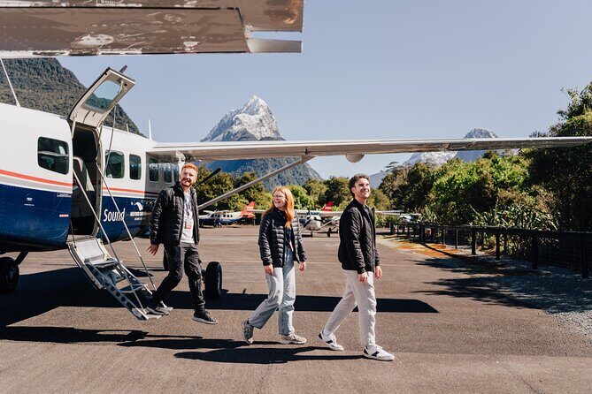 Milford Sound Cruise with Round-Trip Flights from Queenstown - The Real Experiences from Travelers